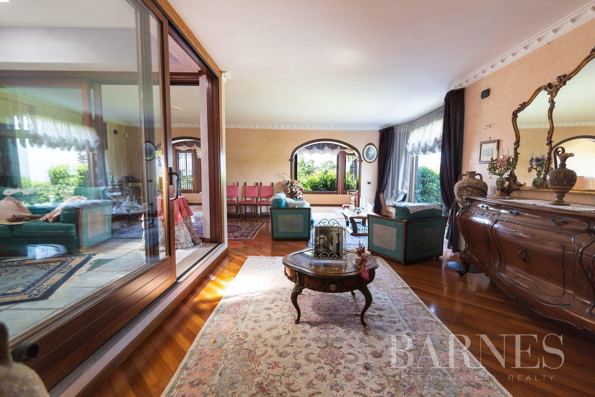 Вилa в Civitavecchia, Lazio, Италия за продажба от BARNES Bulgaria