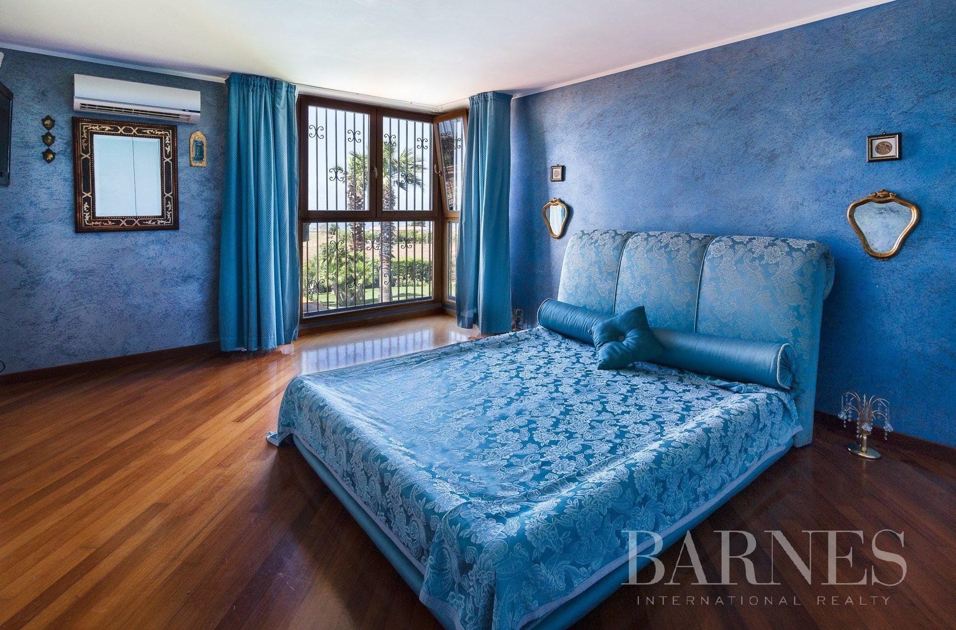 Вилa в Lazio, Италия за продажба от BARNES Bulgaria